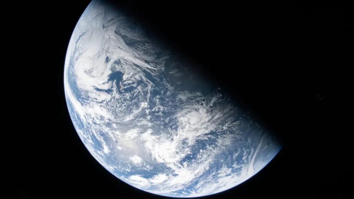 NASA revela fotos da Terra feitas por astronautas durante missão à Lua ...