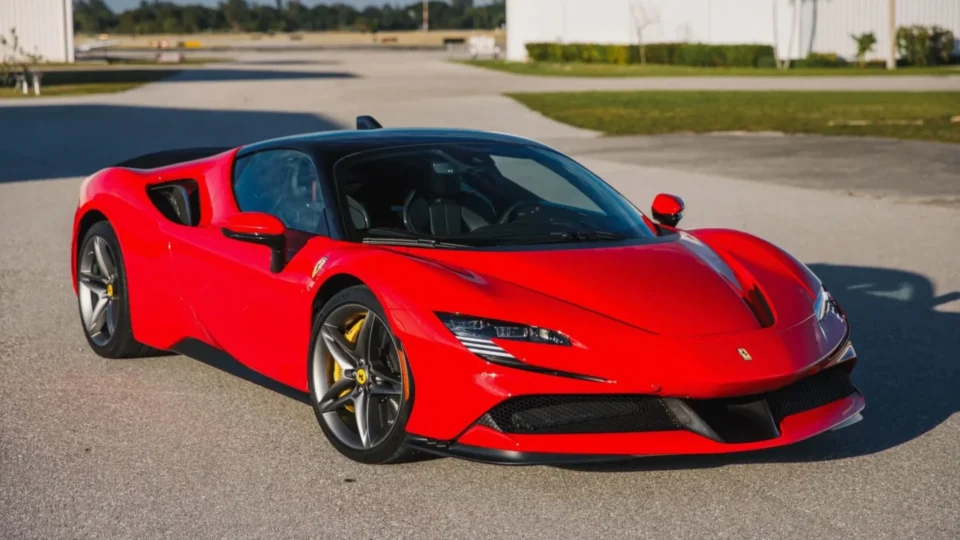 Ferrari de R$ 4 milhões é negociada com relógio falso e cheques sem ...